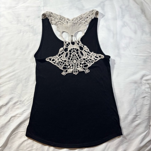 Hot Topic | Tops | Hot Topic Y2k Black Tank Top With Skull Crochet Lace ...